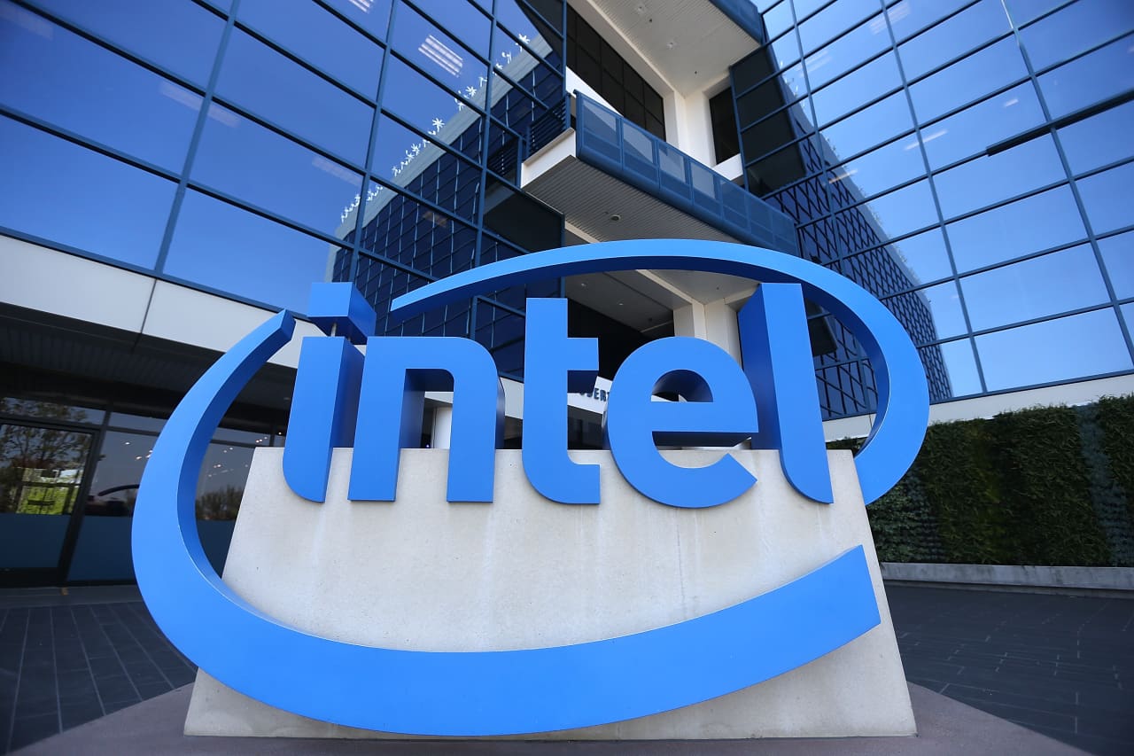 How Intel stock is getting a boost from chip-making bet