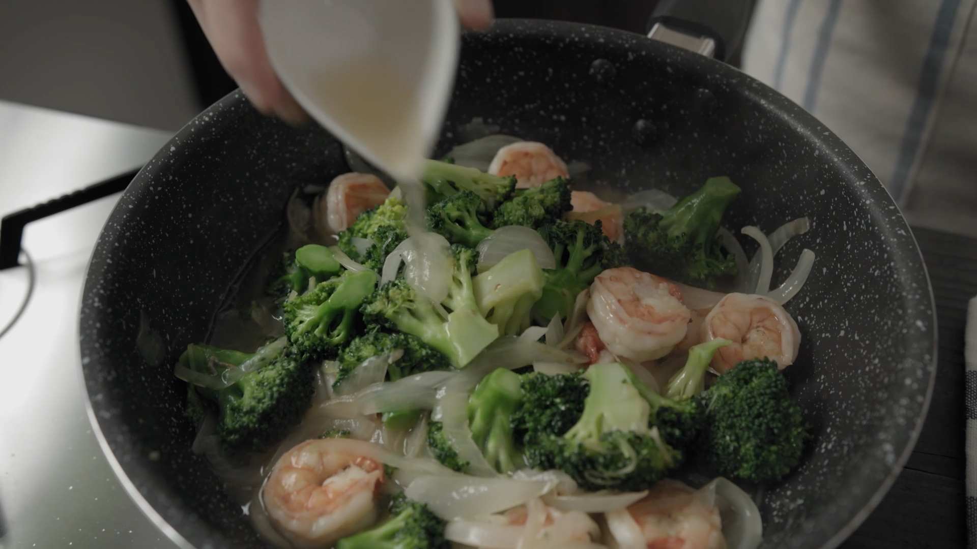 Fried broccoli with prawn 101 easy Japanese recipes