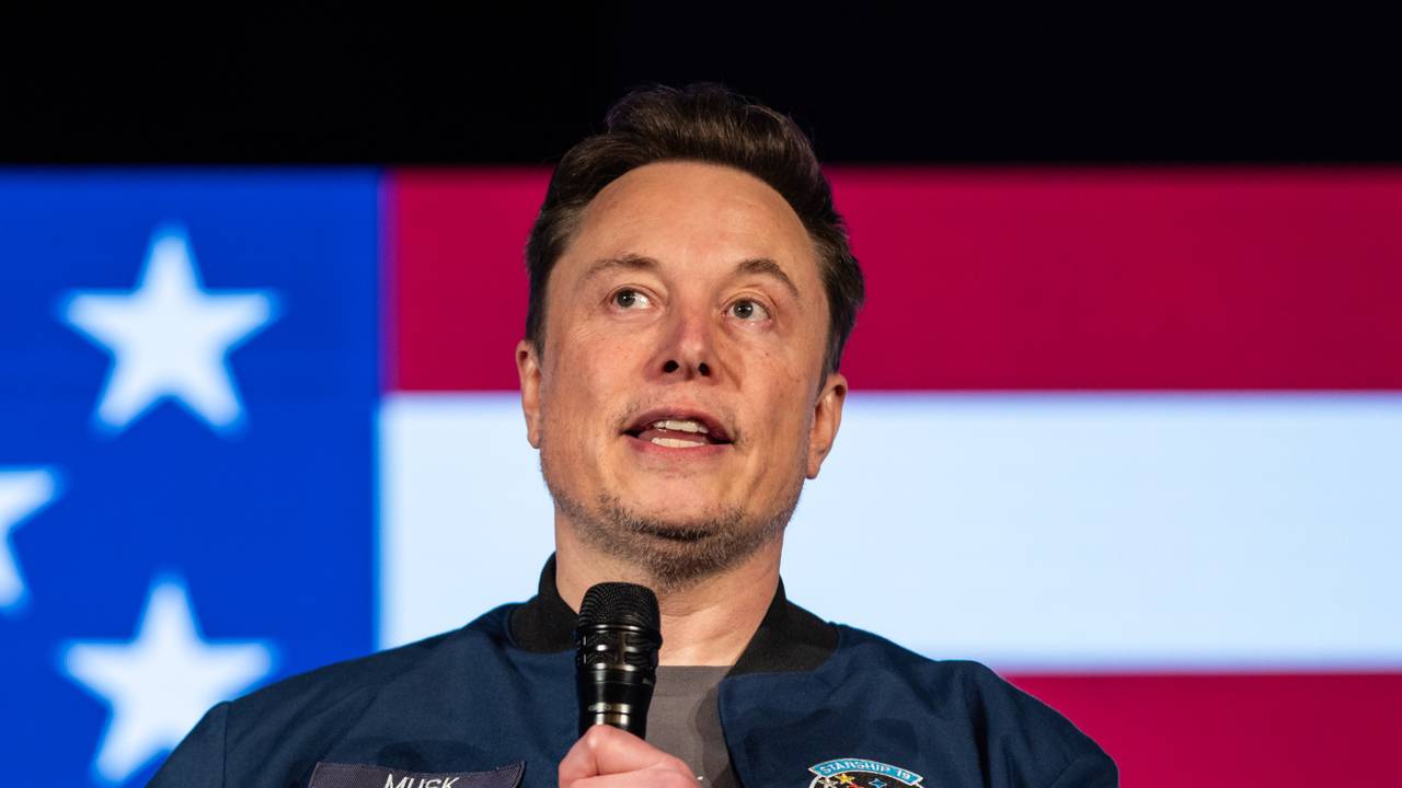 Brits offered free £100 investment with Elon Musk after SpaceX founder ...