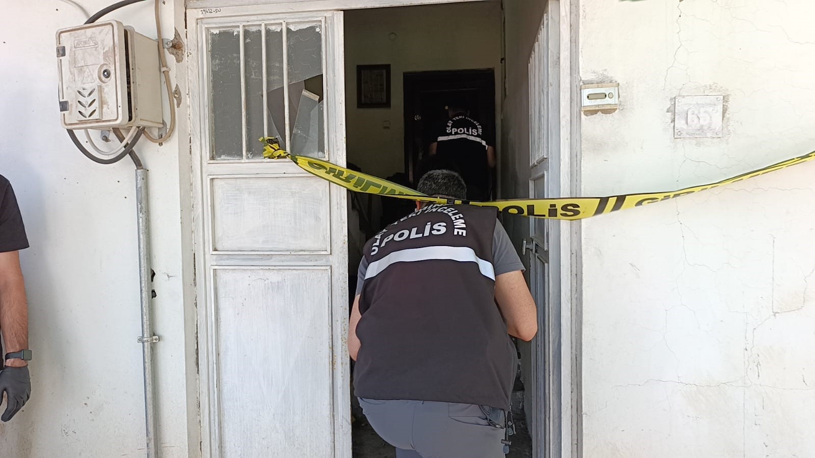 Polis memuru kaldığı evde ölü bulundu