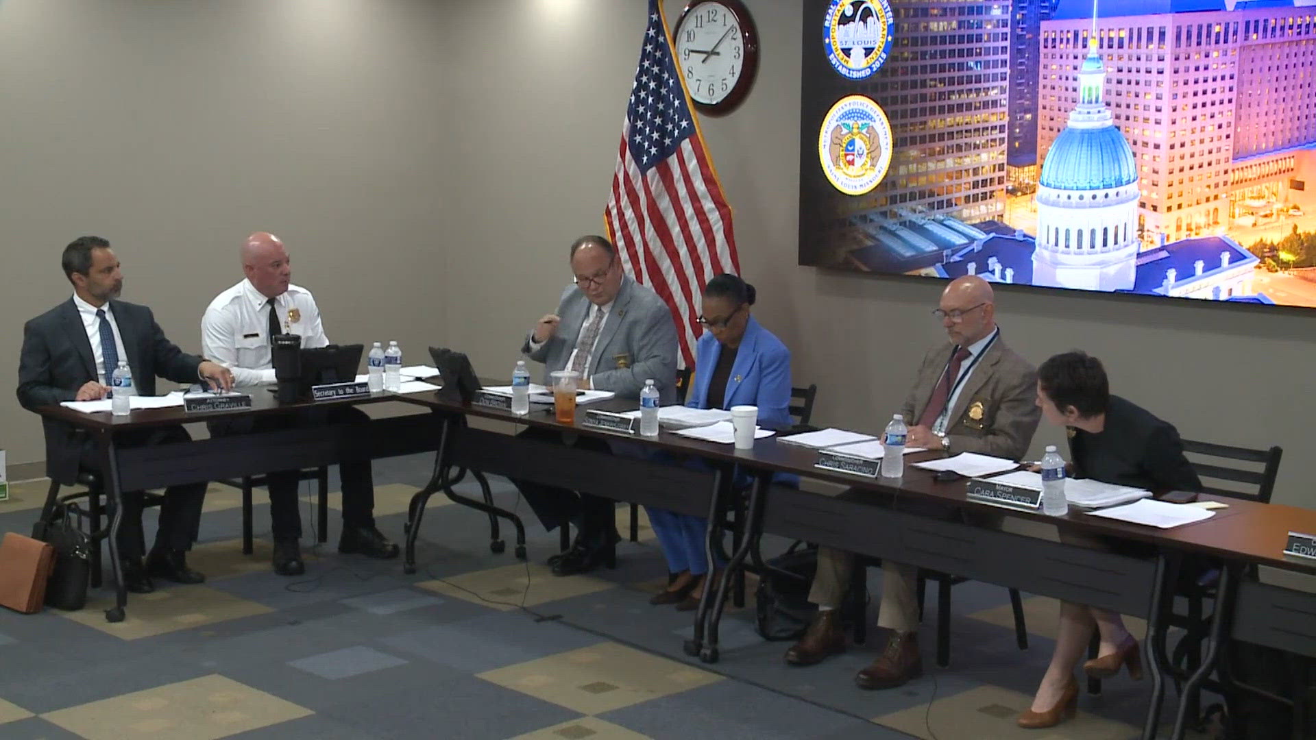 St. Louis police board to consider raises for veteran officers