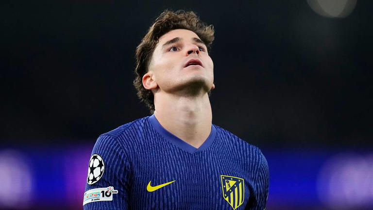 Atletico Madrid chief’s strange Julian Alvarez message puts Barcelona ...