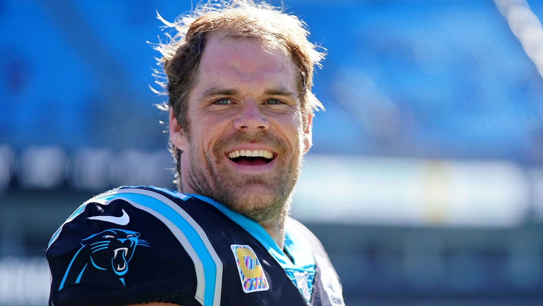 Greg Olsen urges caution in Raiders' QB decision
