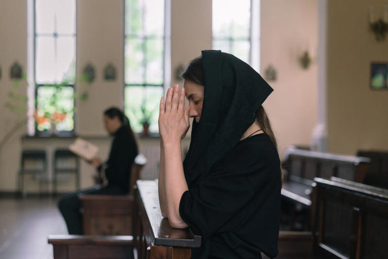 Only these seven women are allowed to wear white before the pope
