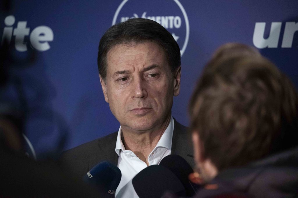 Stellantis, Conte a Filosa: non si può tagliare ancora stipendio operai