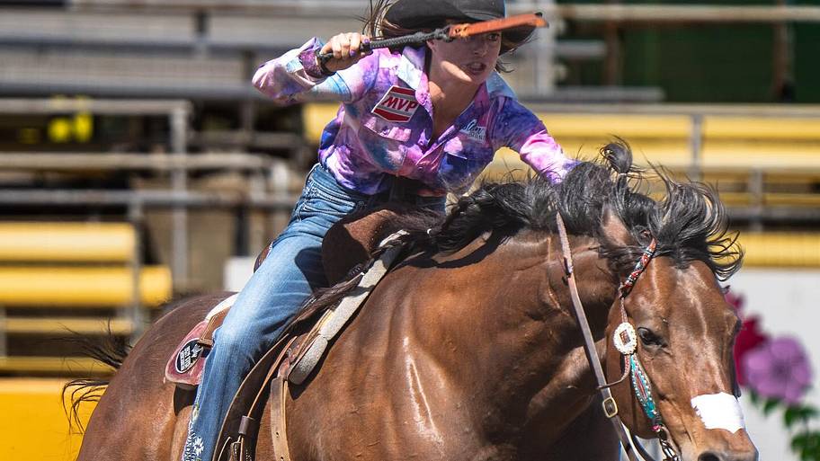 Women in rodeo: Gibson-Stillwell climbs the standings as summer rodeo ...
