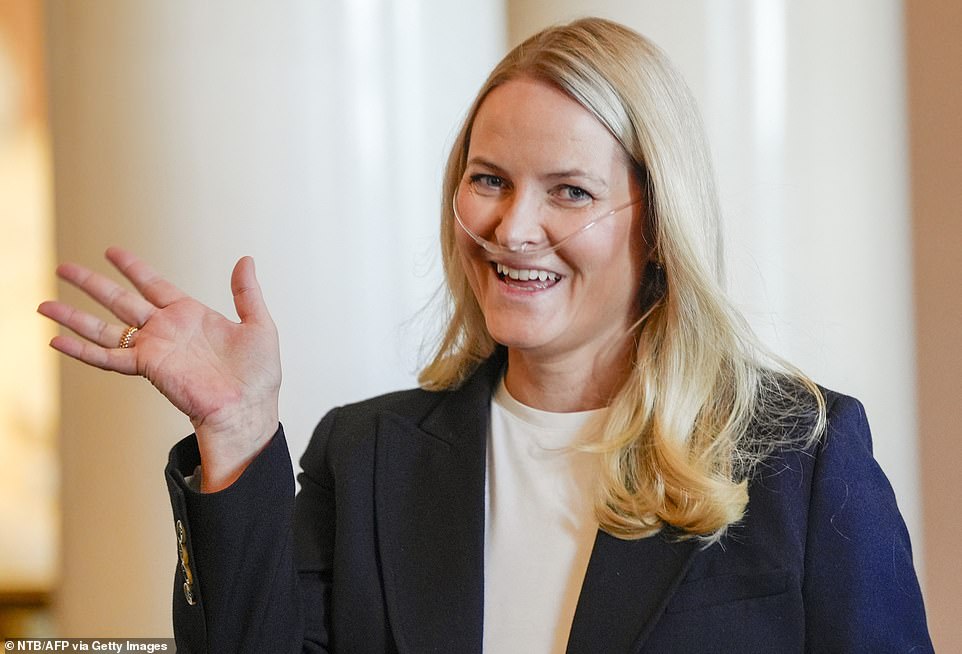 Norway's crown princess undergoes successful lung transplant