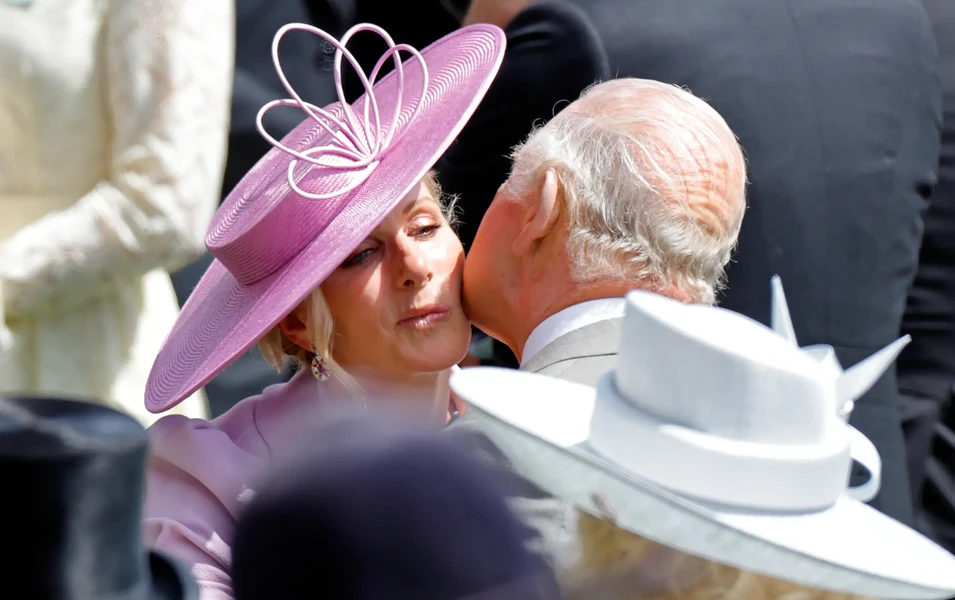 Zara Tindall’s wave, curtsy and kiss for King Charles at Ascot