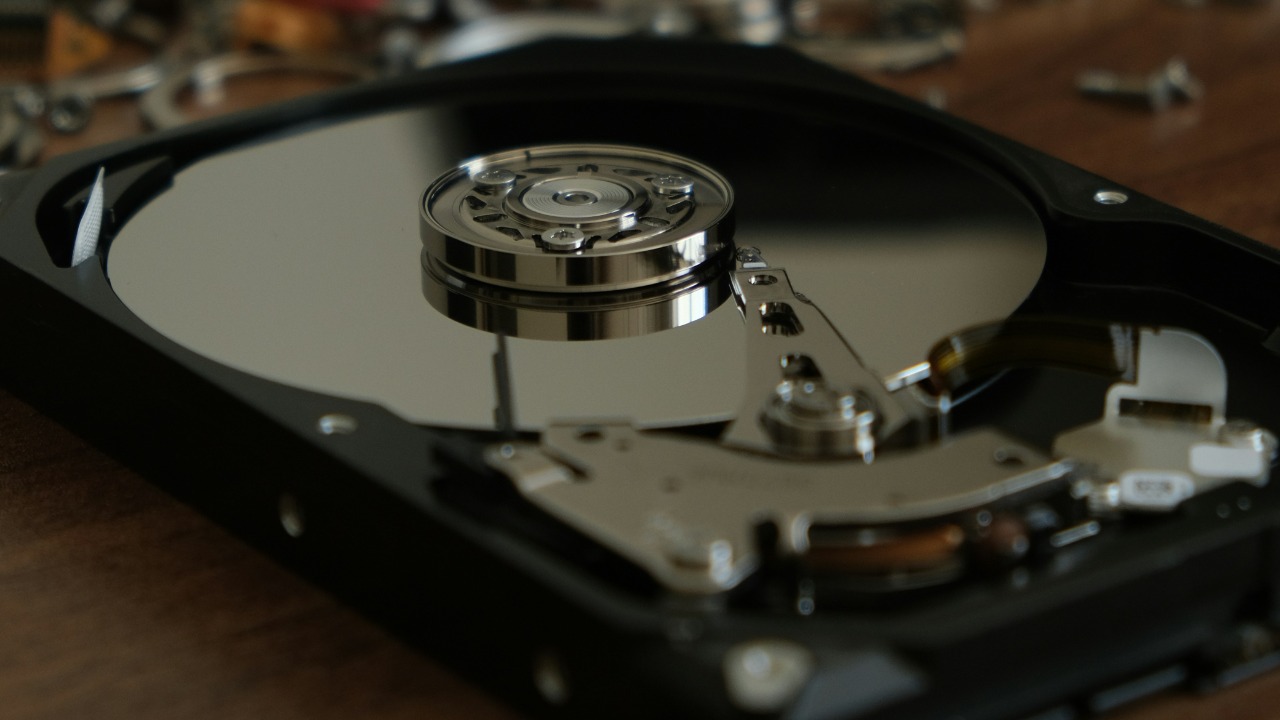 7 warning signs your laptop’s hard drive is about to fail