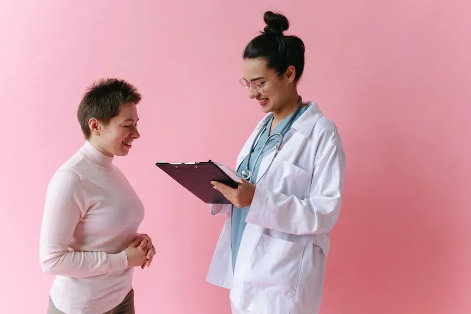 16 things your doctor notices the moment you walk in - and is too ...