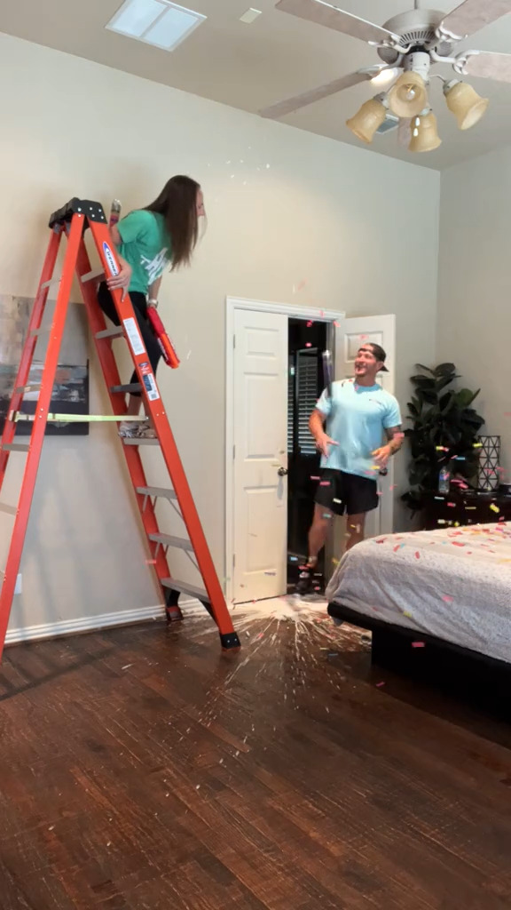 That was mine #balloons #couples #funny