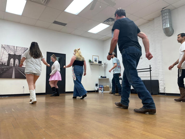 ‘Stomp it out’: 2SLGBTQ+ people build inclusive community around line ...