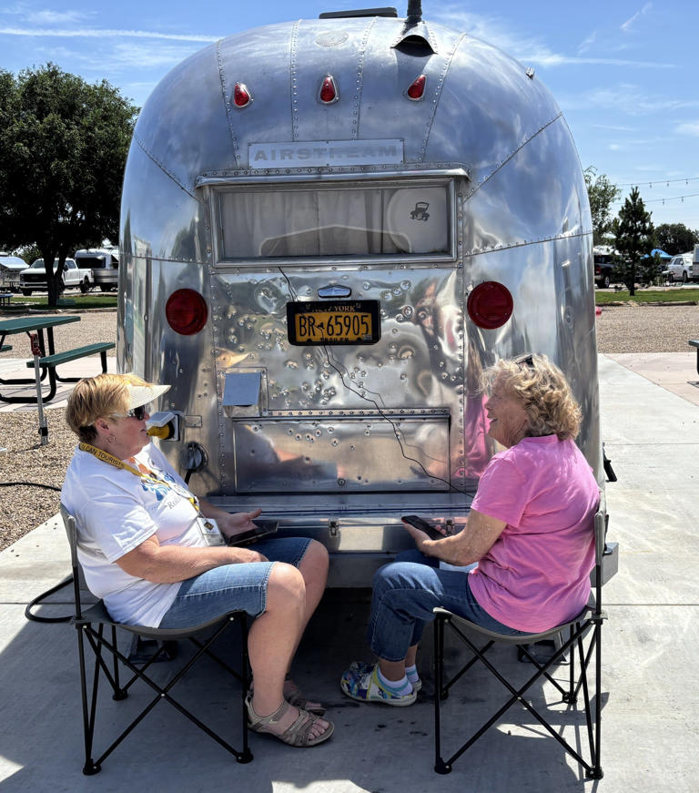 RV tin can caravan forms new friendships on Route 66 travels