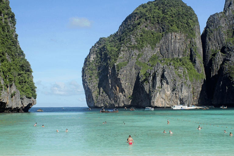 Swimming banned at these two popular beaches in Phi Phi Island, here's ...