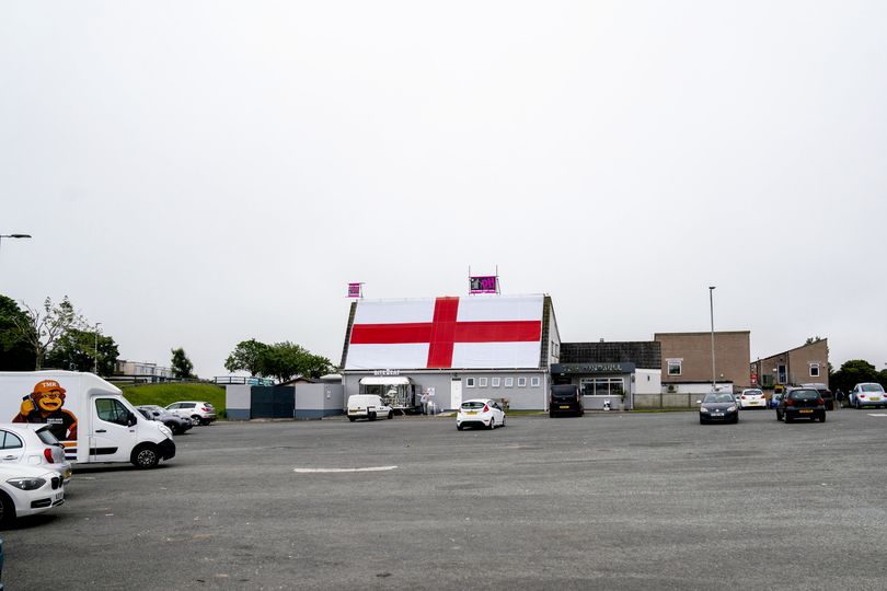 Plymouth pub goes viral with jaw-dropping 50ft England flag ahead of ...