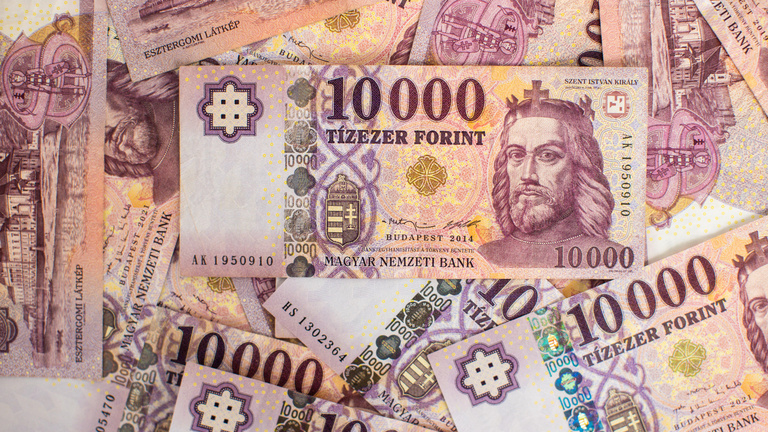 Klubszoba, budai szálloda, mosdó: így zajlottak a pénzátadások az ...