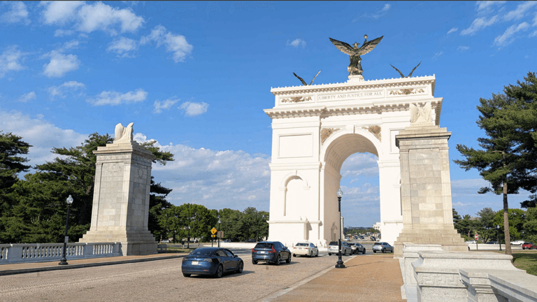 Sen. King challenges Trump's Triumphal Arch plan