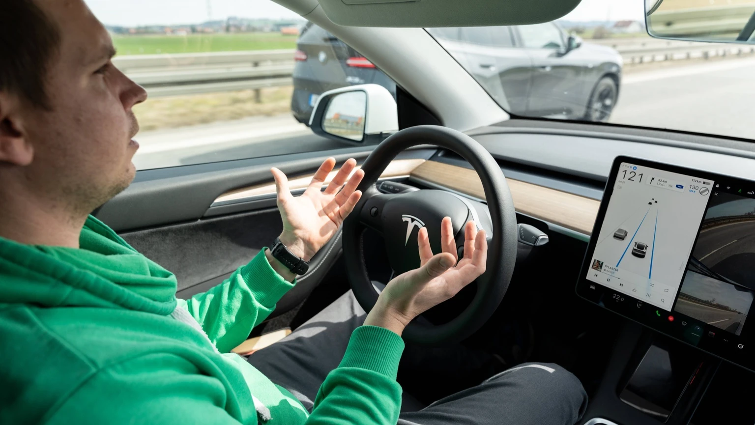 Tesla weibelt in der EU für sein Full-Self-Driving-System und wird von ...