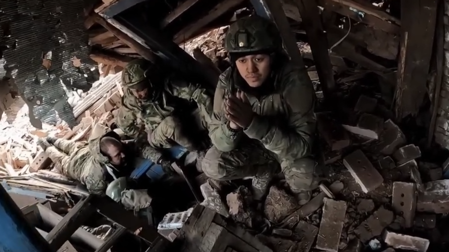 Watch Ukraine's special forces enter a Russian bunker - then the ...