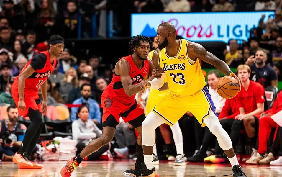 LeBron, Lakers in final push toward new contract deal
