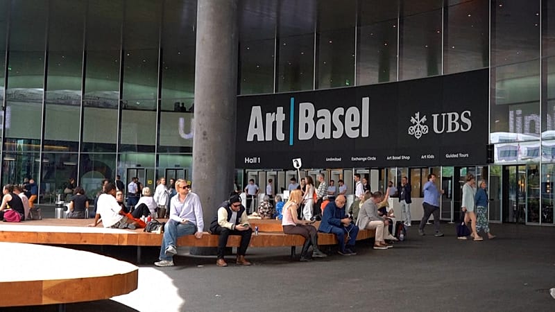 Suíça: milhares acorrem à Art Basel enquanto perspetivas do mercado ...
