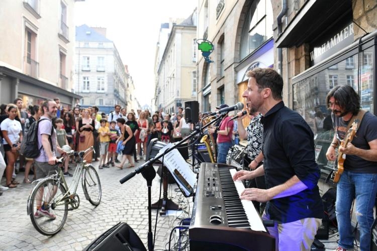 Bars ouverts jusqu’à 2 h, animations musicales… Quelles mesures de ...