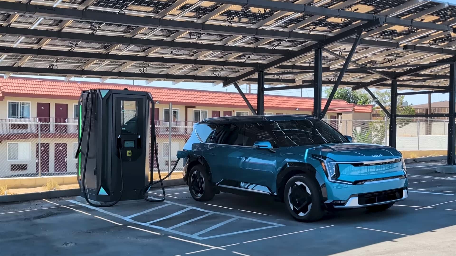 This EV charging station on Route 66 is off-grid and cheaper than the ...
