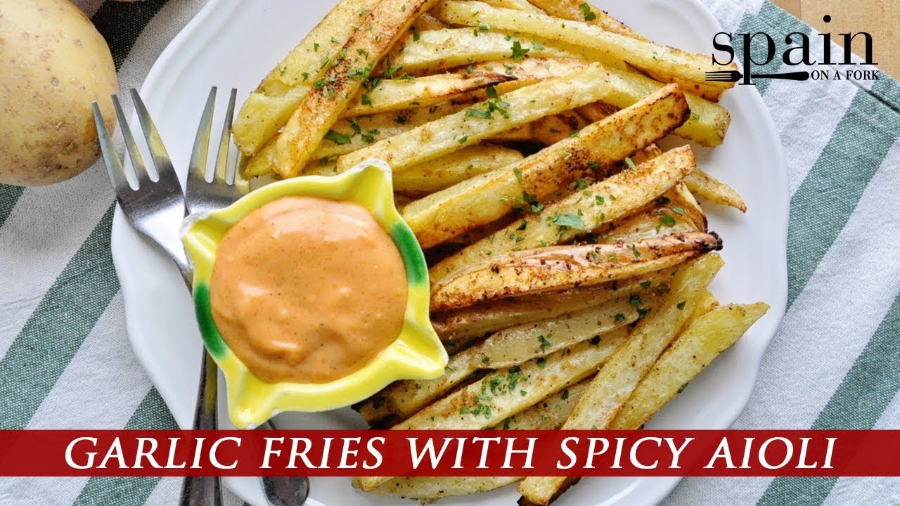 Oven Baked Garlic Fries with Spicy Paprika Aioli Crispy Recipe
