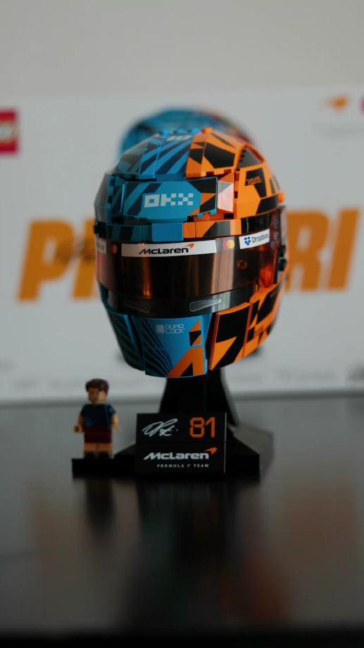 Building the LEGO McLaren F1 helmet step by step