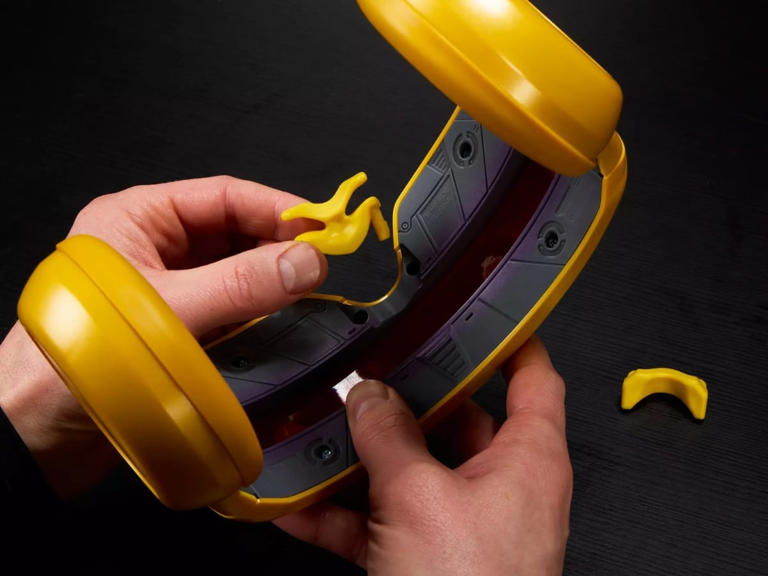 Hasbro’s light-up Cyclops visor lets you live your X-Men fantasy