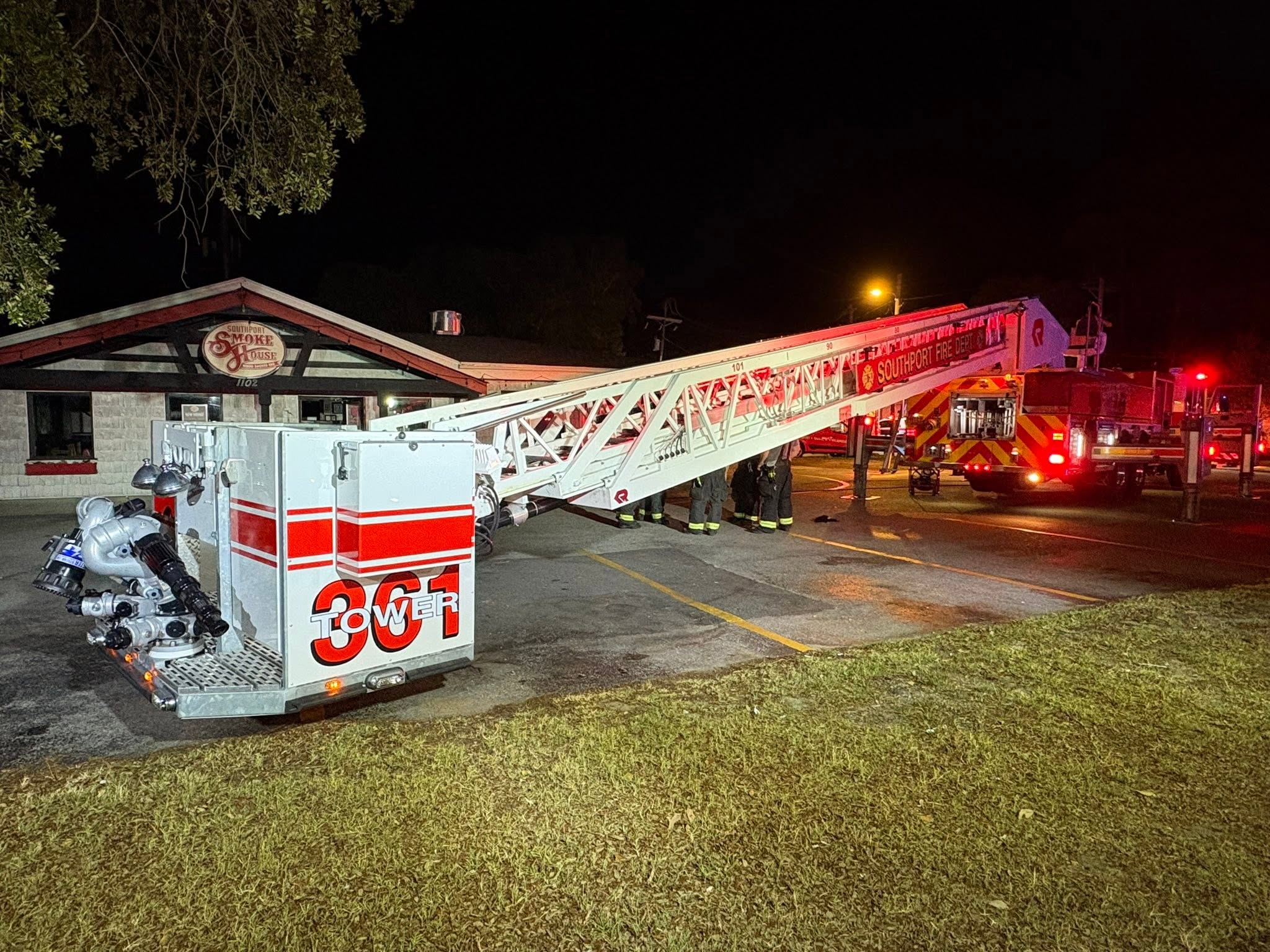 Fire damages barbecue restaurant in Southport