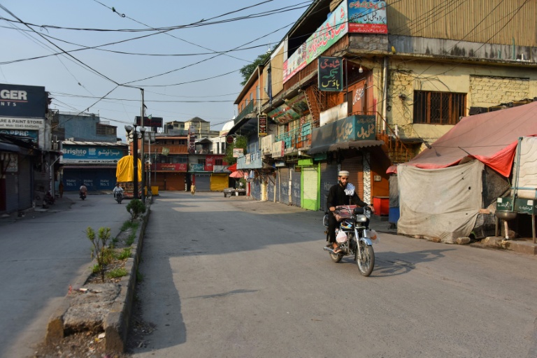 Residents struggle to find food during deadly protests in Pakistan ...