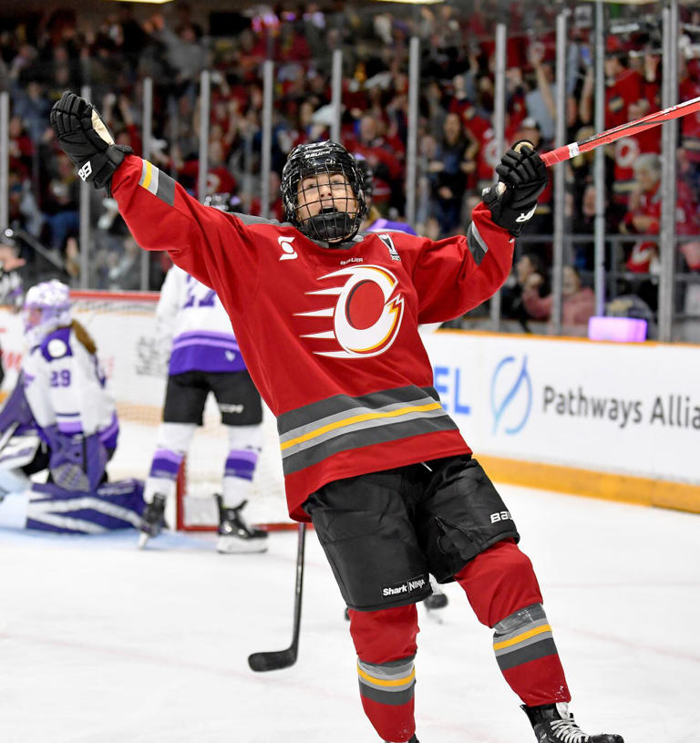 Charge's Rebecca Leslie wins PWHL community award