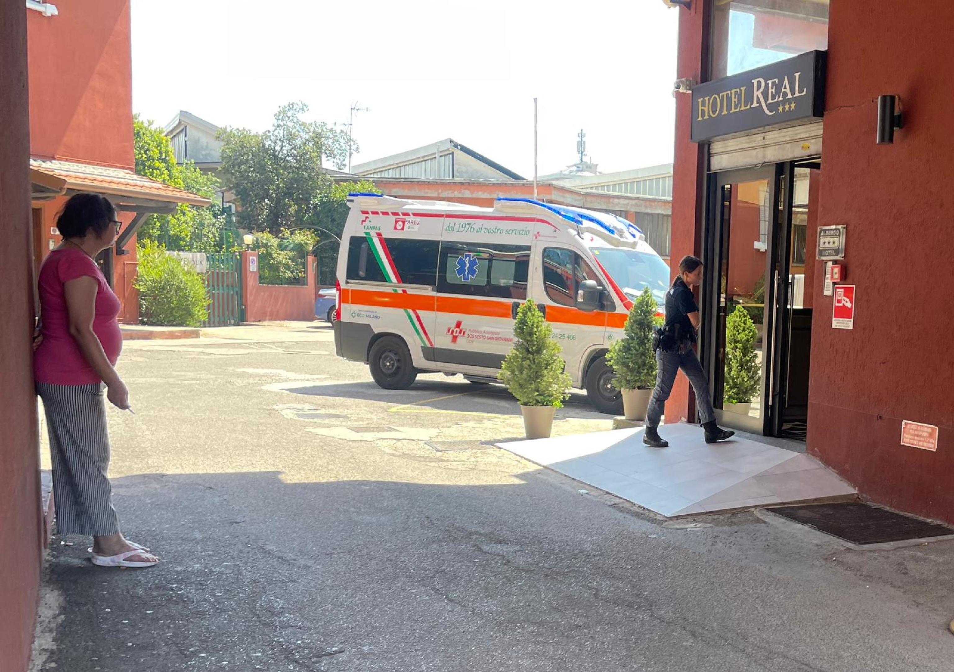 Ragazza di 25 anni trovata morta in una camera di hotel nel milanese