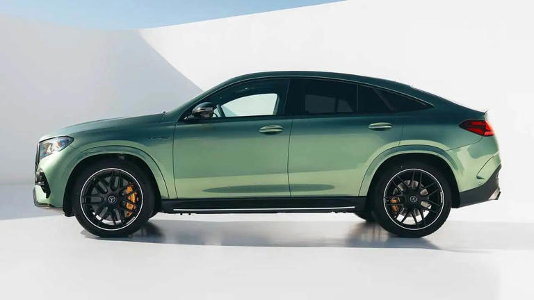 Mercedes-AMG updates high-performance SUVs and preserves traditional V8 ...