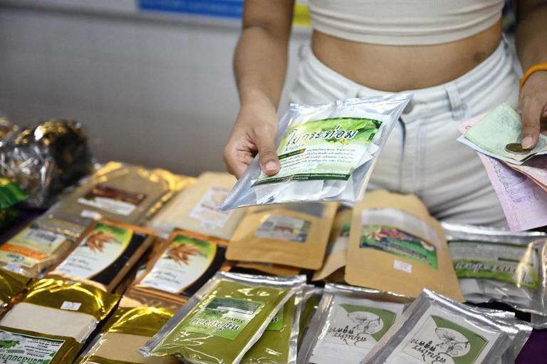 Doctor issues warning over 'natural supplement' kratom dubbed 'gas ...