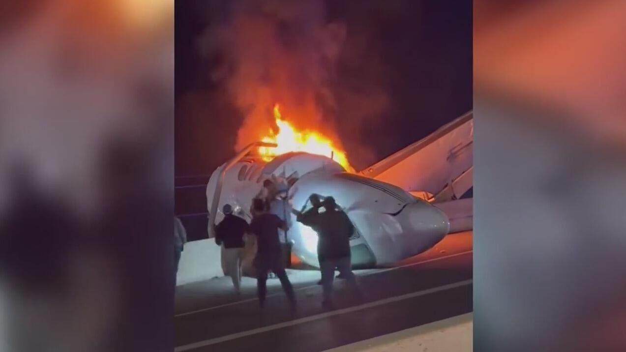 1 killed, 5 injured after fiery small plane crash in Laredo