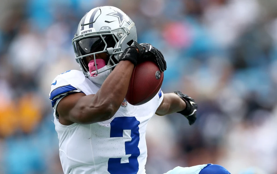 Pickens commits to Cowboys season despite contract impasse