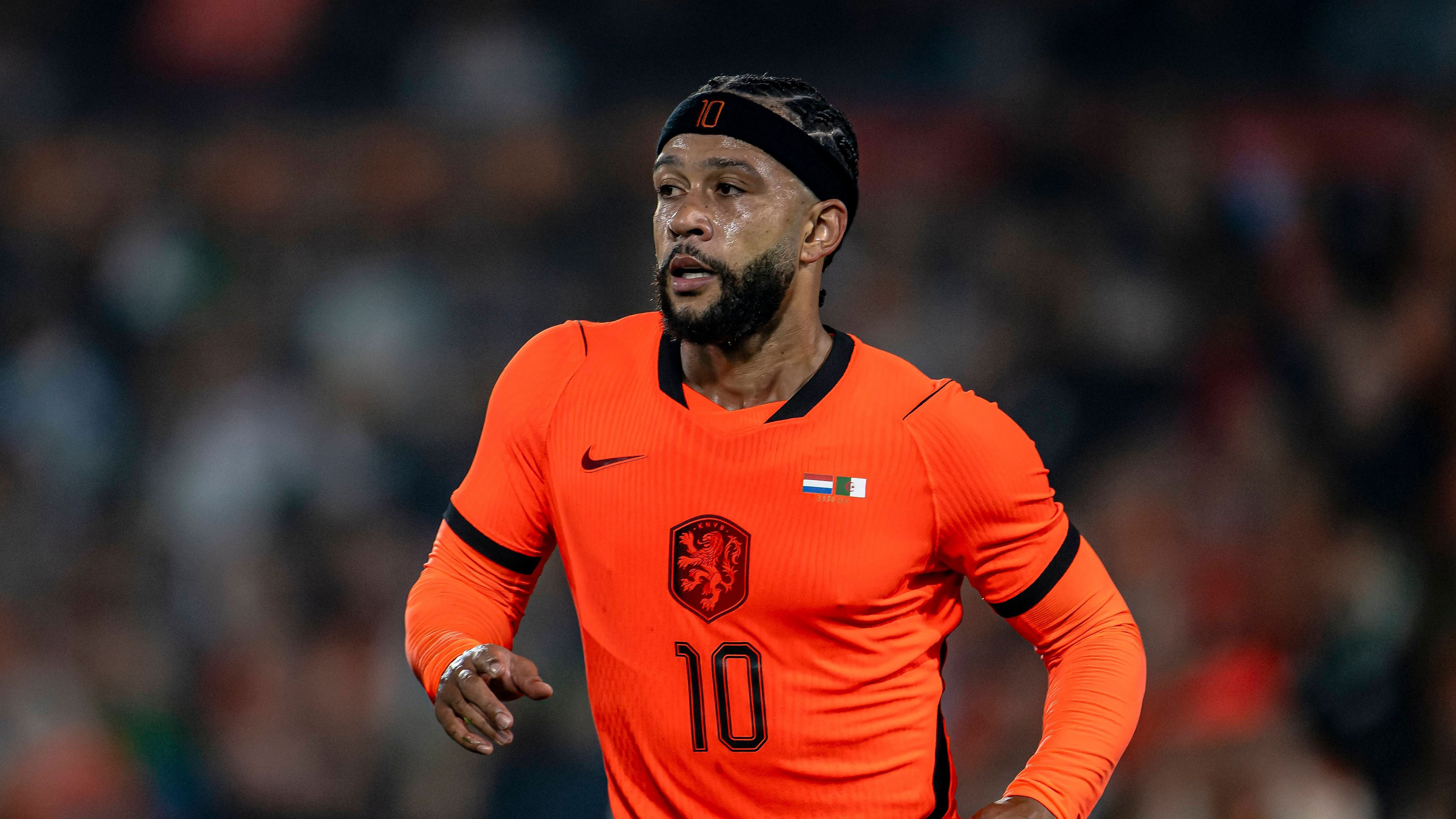 Vader van Memphis Depay doorbreekt tijdens het WK plotseling de stilte ...