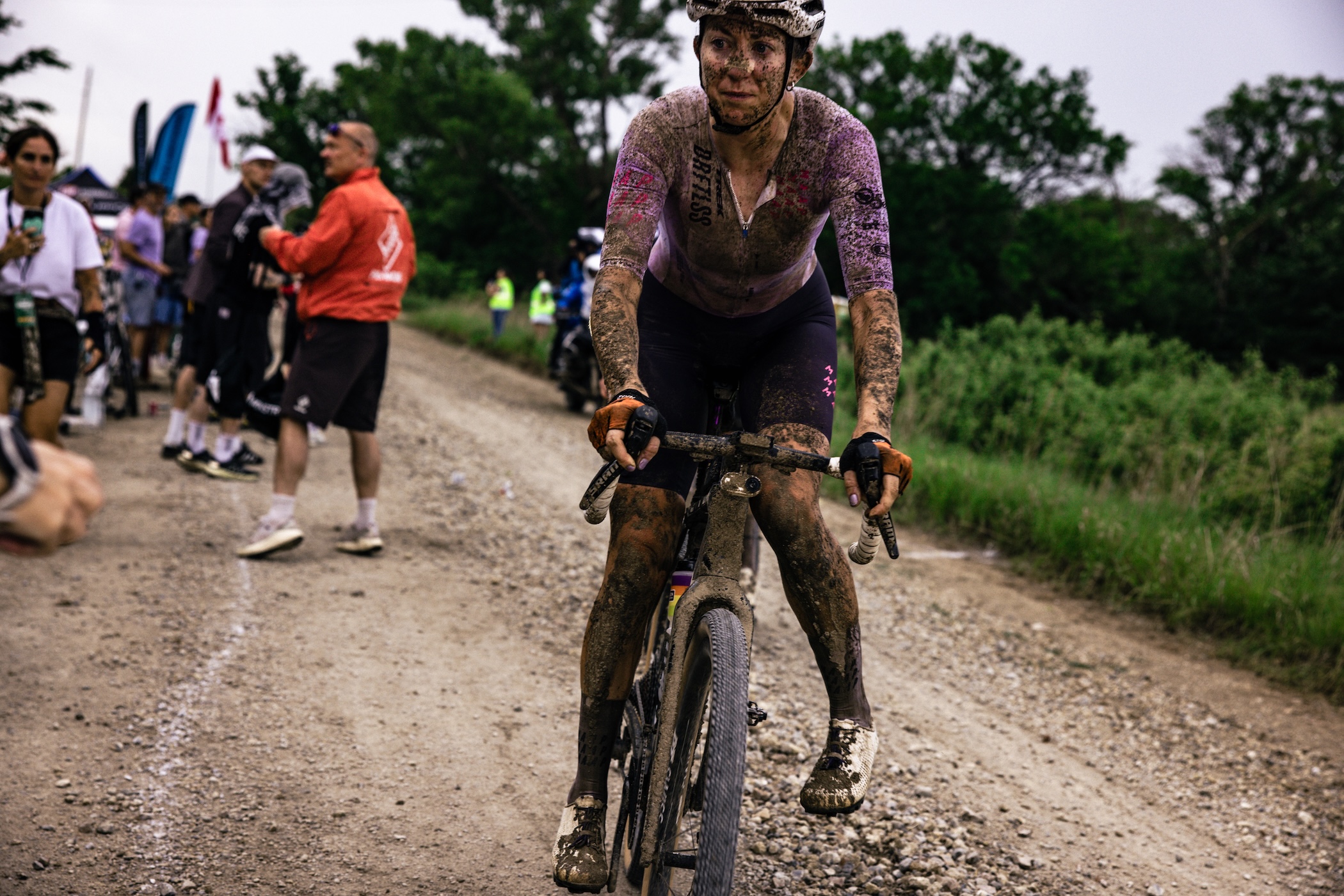 Top pros voice concerns about gravel safety with media vehicles ...