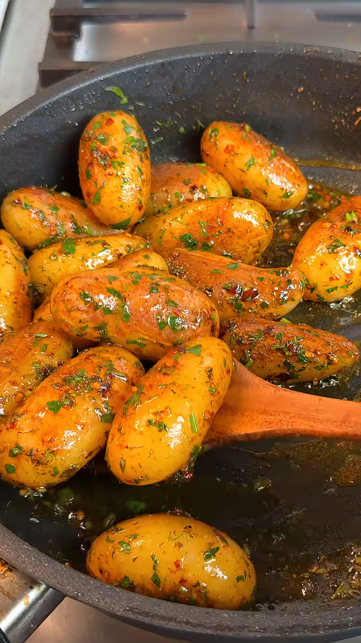 How to make crispy potatoes in one pan with no oven