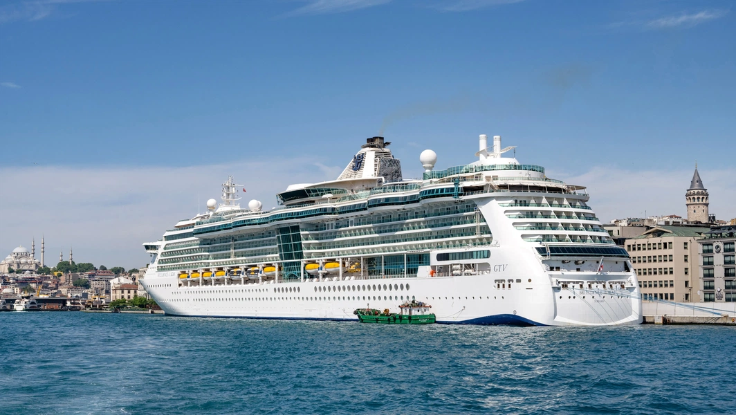 Comparing large and small cruise ship experiences