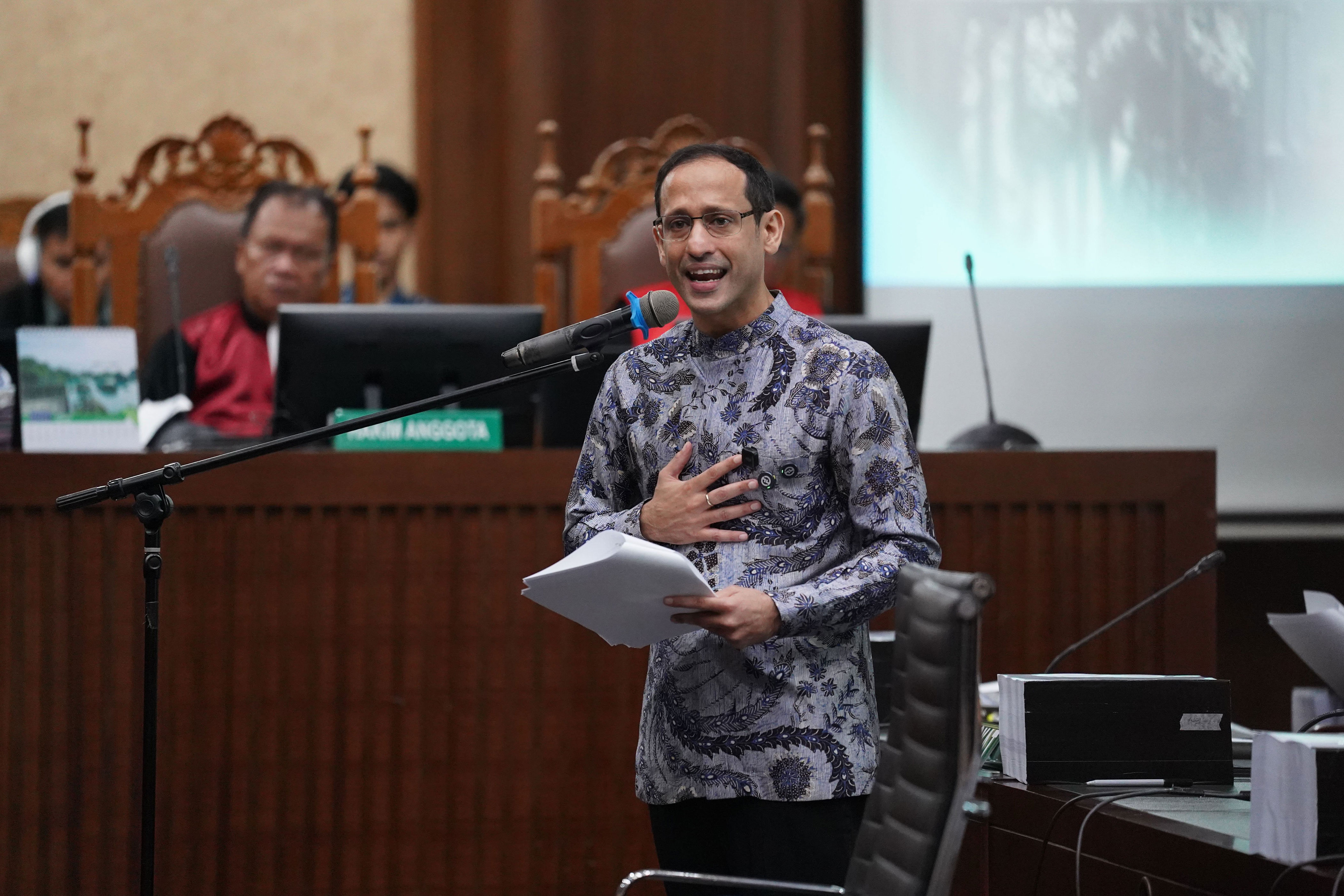 Kuasa hukum catat 10 perbedaan perkara Nadiem dan Ibam