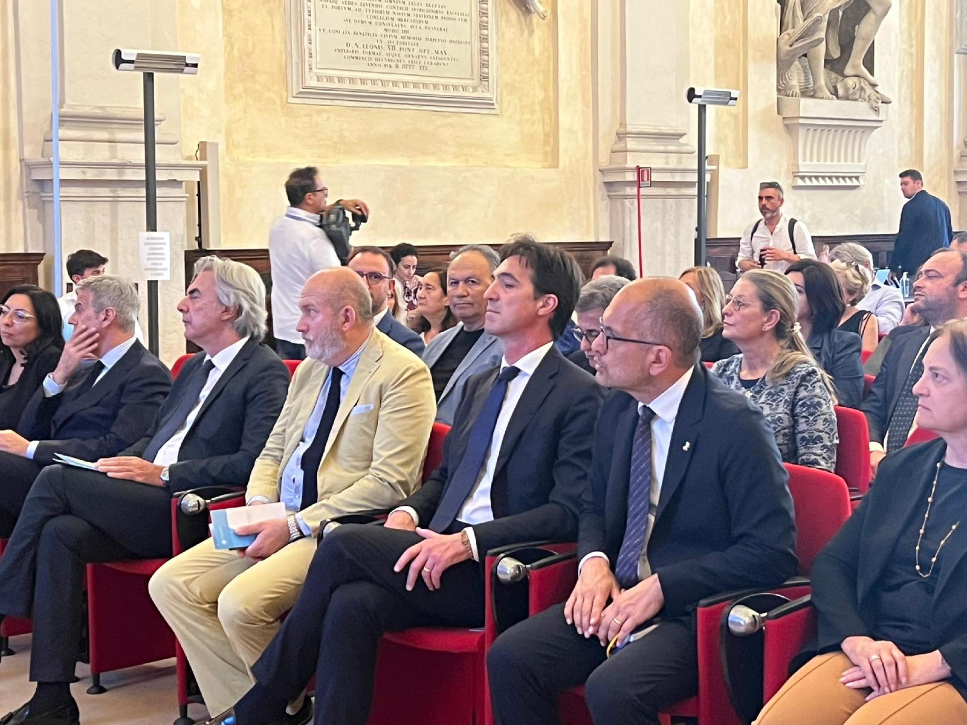 Ricostruzione post sisma, Castelli: "È leva di sviluppo per il futuro ...