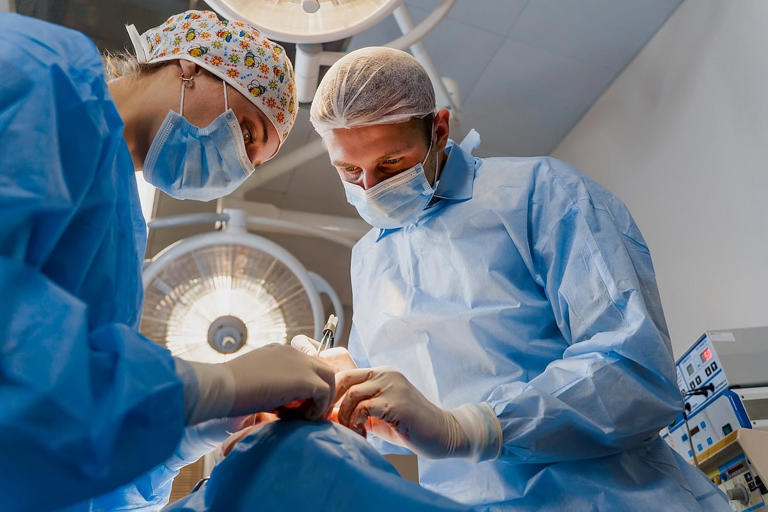 Tranexamic acid yields lower incidence of red-cell transfusion in ...