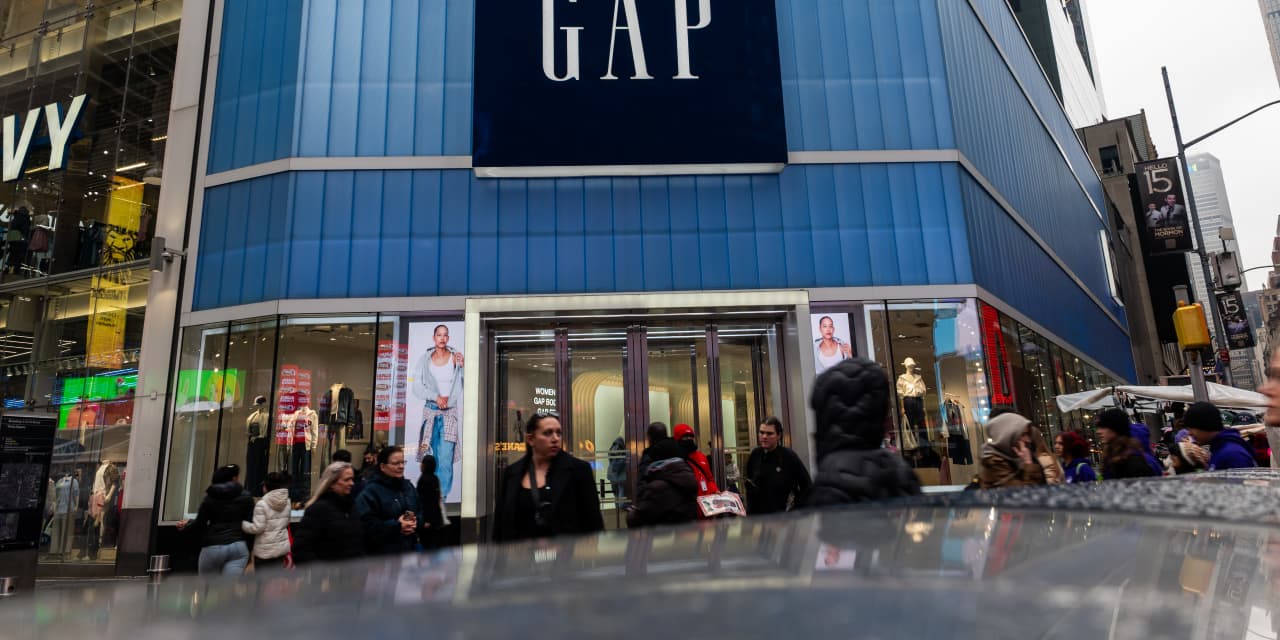 High gas prices soak up more retail-sales dollars — and restaurants are ...