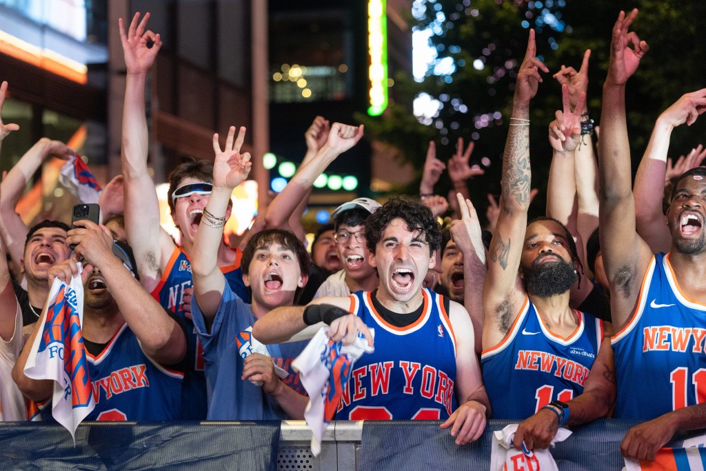 Giddy Knicks fans ready to pay $750 to have someone hold a spot for ...