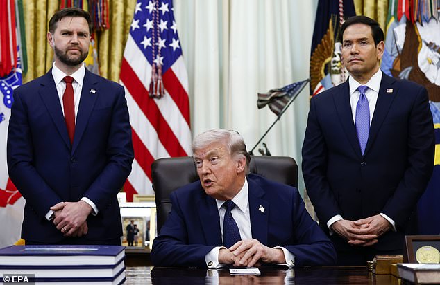 Trump forced JD Vance to listen to Rupert Murdoch deliver his chilly ...