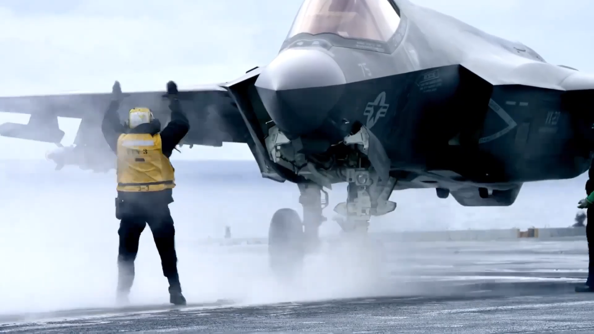 Inside US Navy pilot life - the training, aircraft, and missions few ...