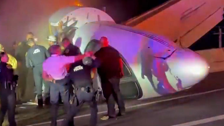 What we know about Laredo plane crash on Loop 20 in South Texas